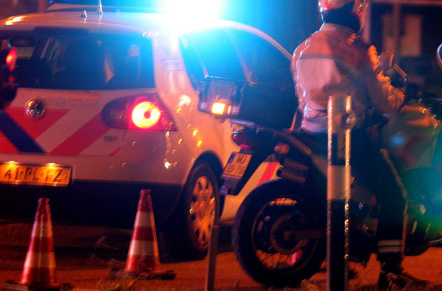 motoragent-politieauto-zwaa.jpg | Blik op nieuws