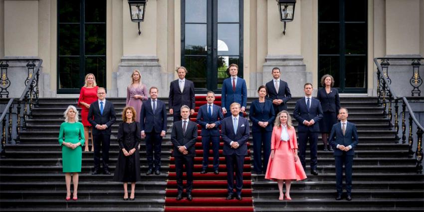 Kabinet-Schoof samen met de koning op het bordes | Blik op nieuws